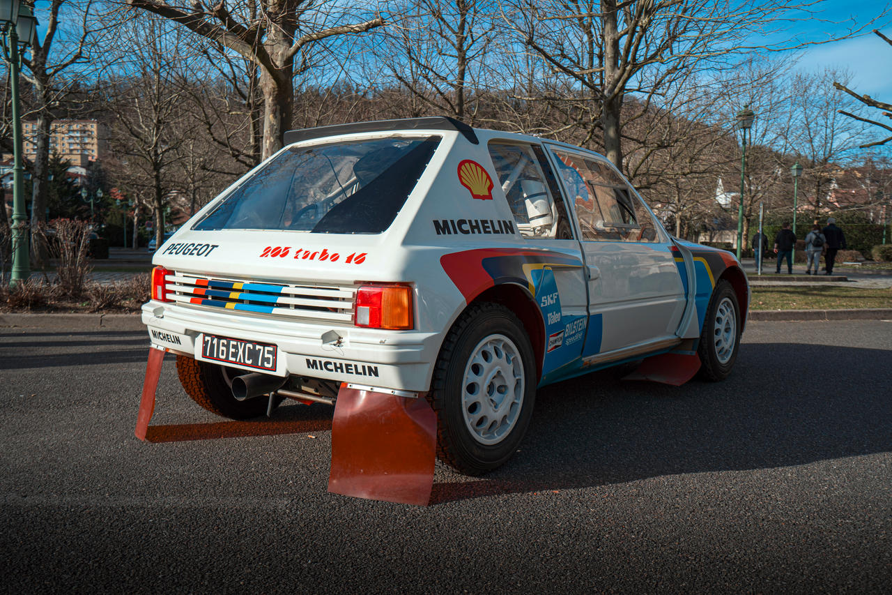 Photo 16 - La Peugeot 205 T16 Evo 1 arbore les couleurs de la nouvelle ...