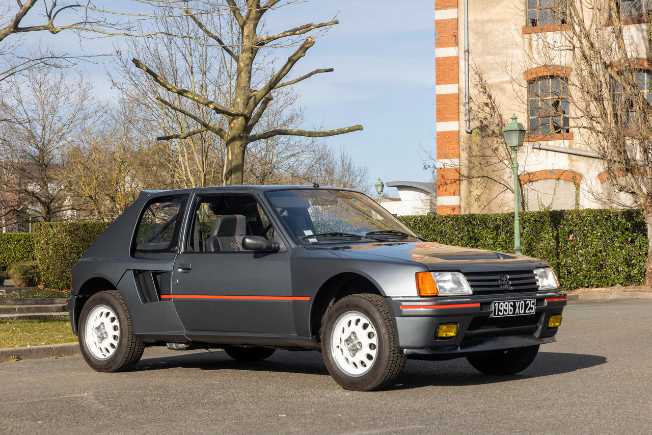 Peugeot 205 GTI, T16, Griffe… la saga des sportives en vidéo