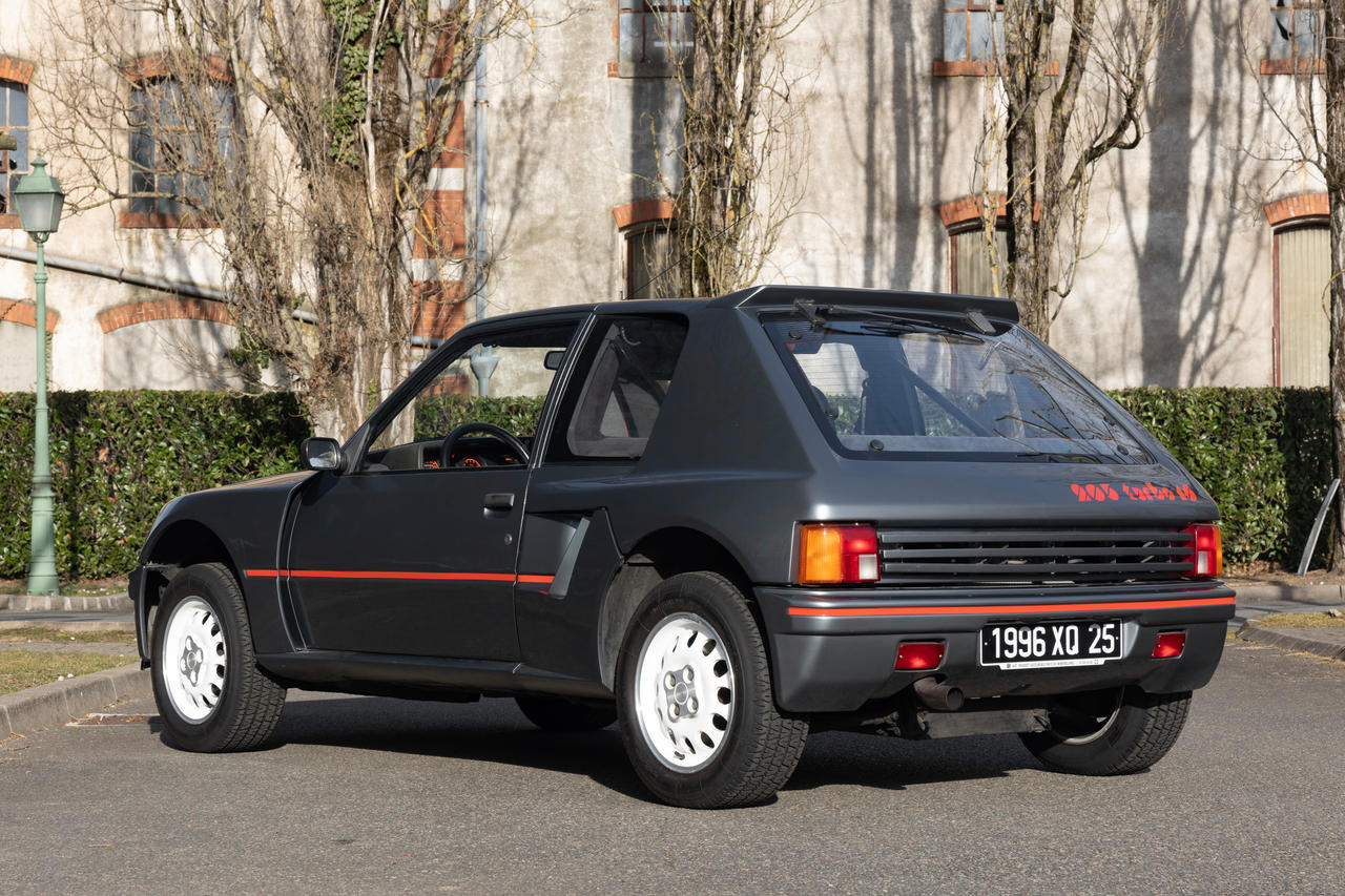 Photo 6 - La 205 T16 "série 200" a été fabriquée à 200 exemplaires pour ...