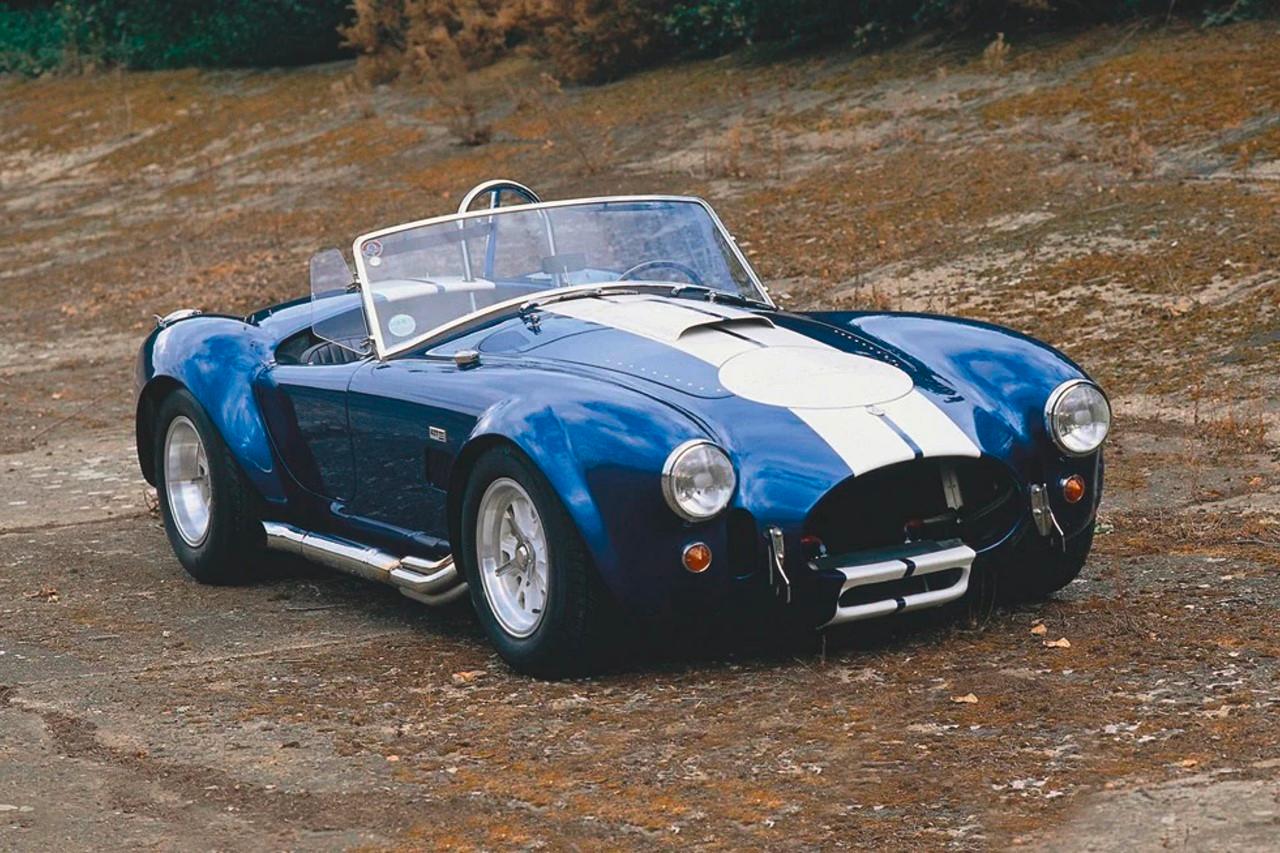 Photo 2 - Voilà plus de 60 ans que le mythe de l'AC Cobra perdure. - AC Cobra GT Roadster (2023 ...