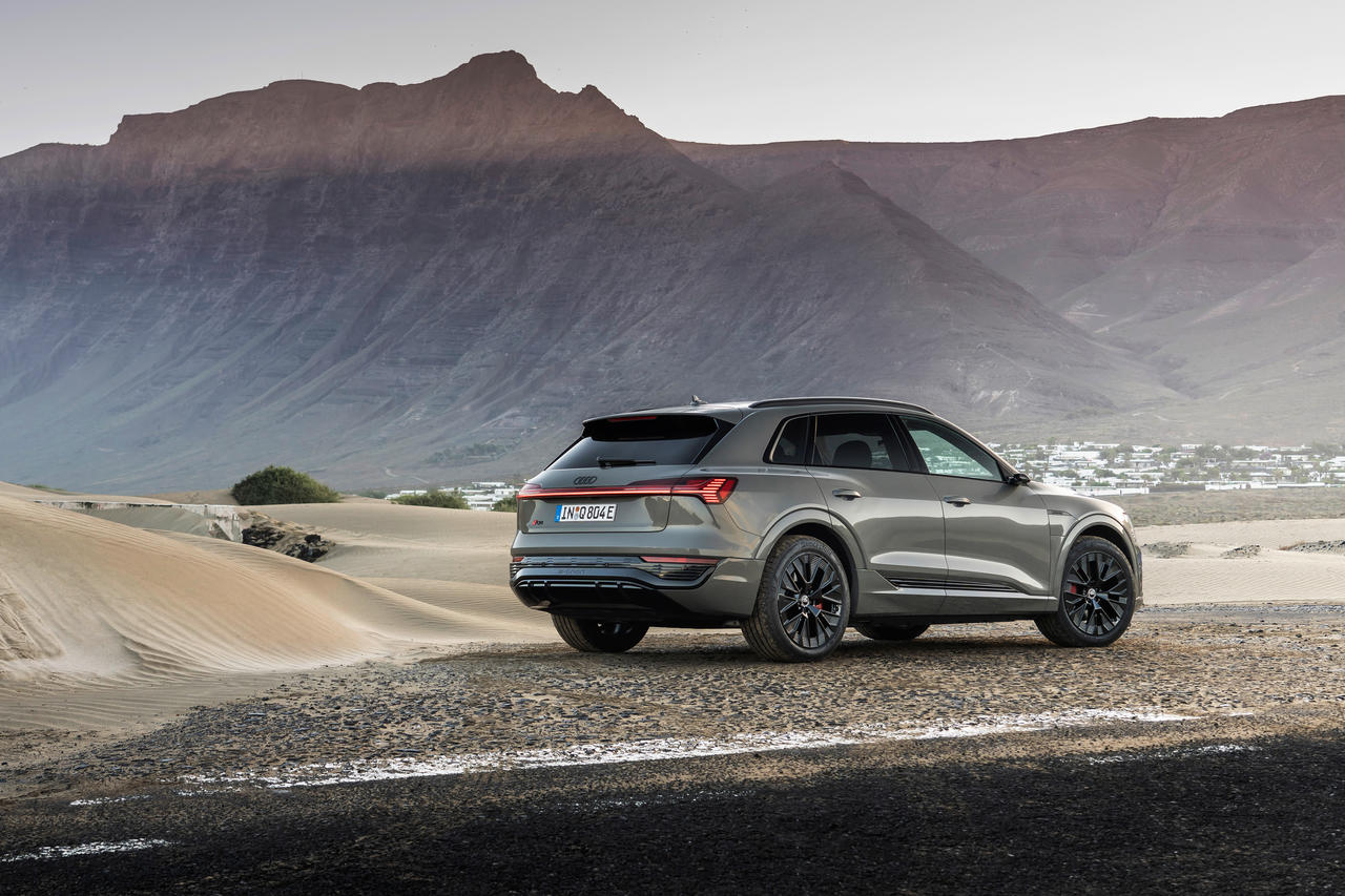 Photo 20 - audi q8 55 e-tron s-line chronos grey concurrence - Essai ...