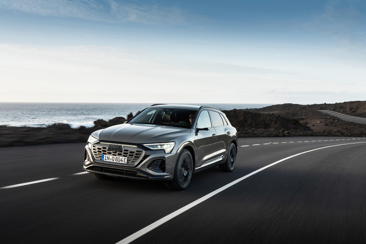 Photo 12 - audi q8 55 e-tron s-line chronos grey prix - Essai Audi Q8 e ...