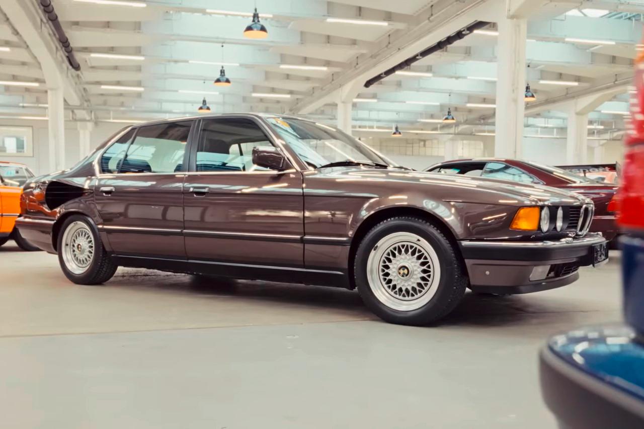 Photo 6 - Les ouïes latérales servent alimentent les radiateurs ...