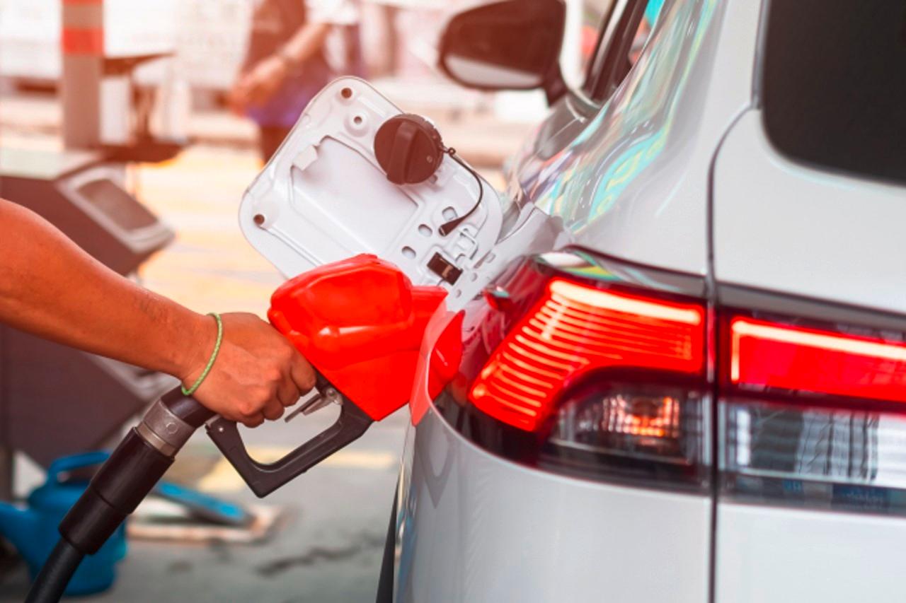 Diaporama et photos - Prix des carburants. Casino renouvelle son offre à 1 euro le litre ...