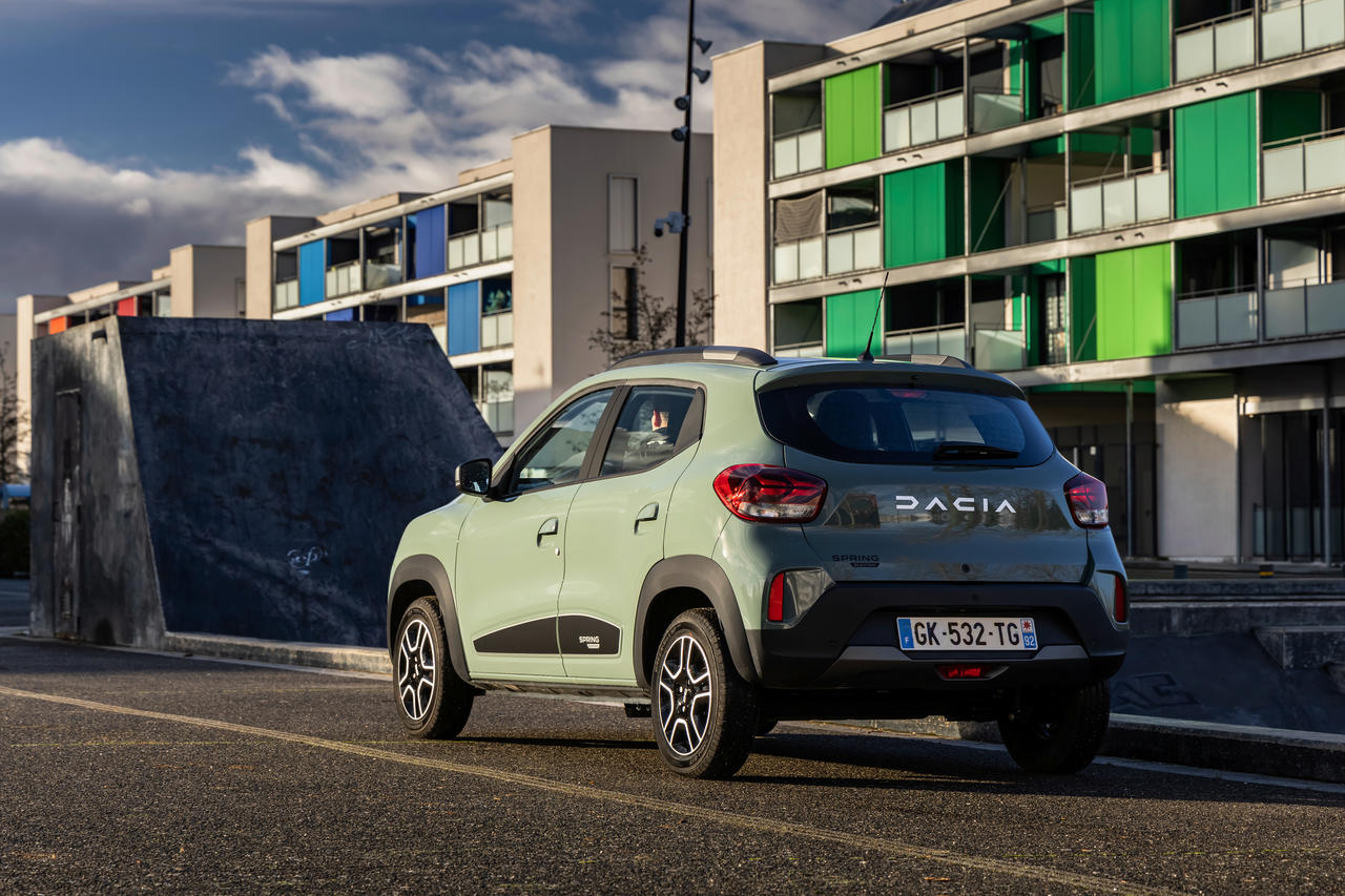 Dacia Spring (2023). Prix et équipements de la voiture électrique la ...