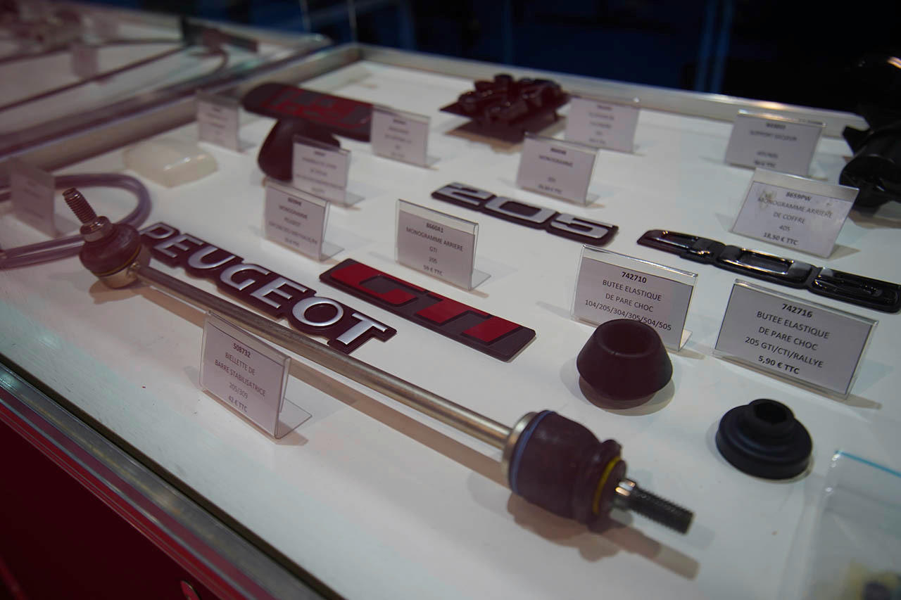 Peugeot 205. Des pièces détachées neuves et refabriquées proposées par ...