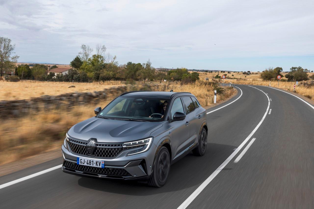 Photo 3 - Renault Austral, nommé d'après Auster, dieu romain des vents ...
