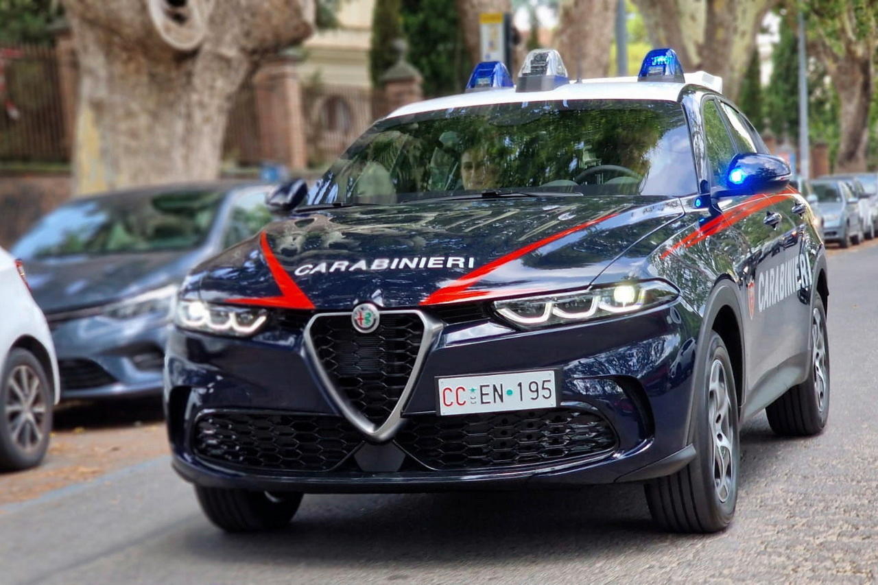Les carabiniers italiens ont reçu leur nouvelle voiture