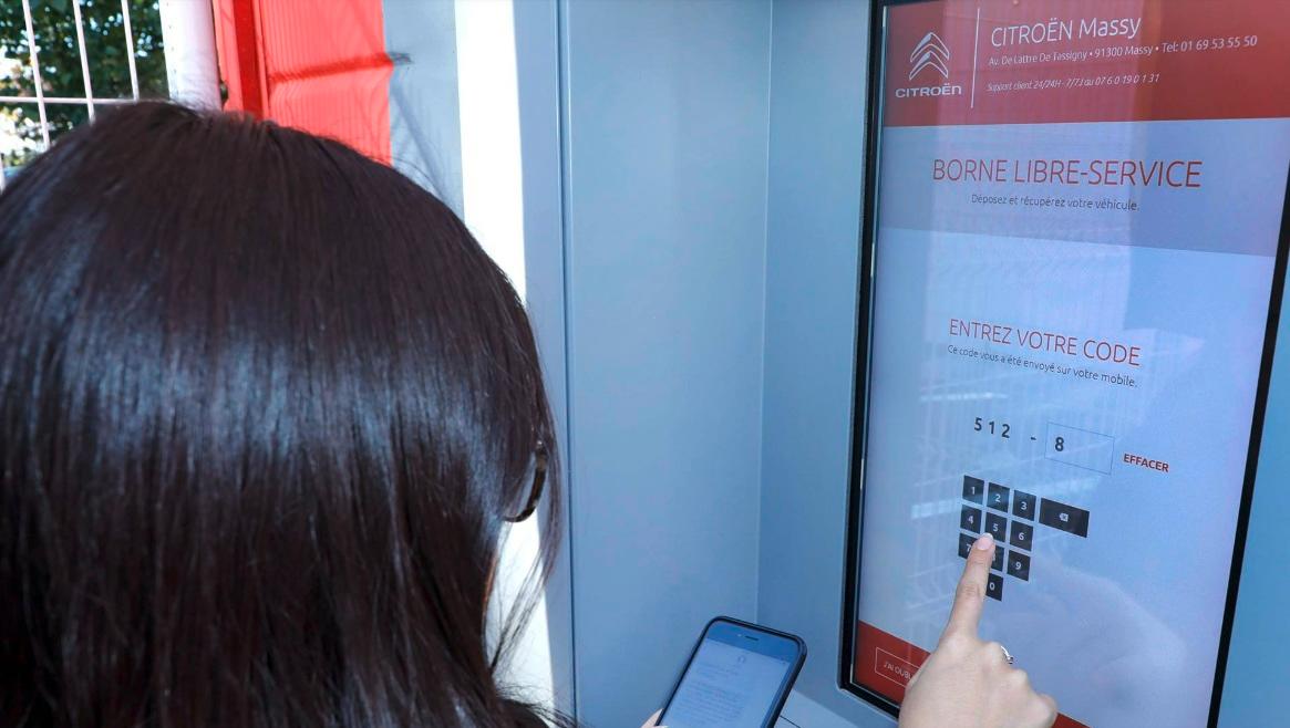 Diaporama et photos - Stellantis &You étend son service de bornes de ...