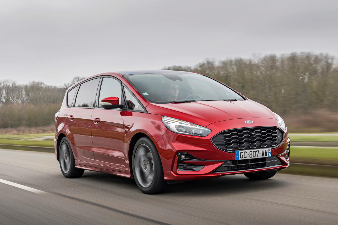 Photo 4 - La version hybride du grand monospace S-Max est également ...