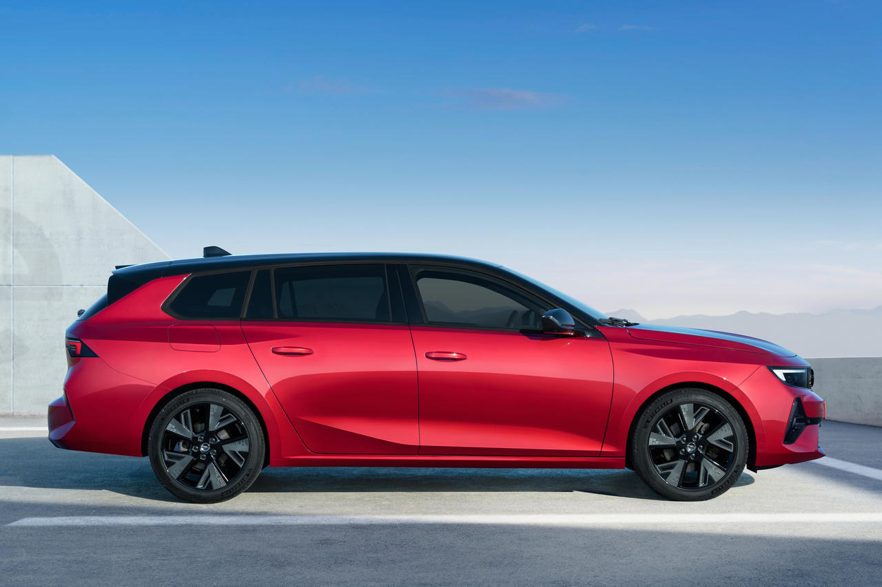 Opel Astra Electric (2023). Photos et fiche technique de la cousine de ...