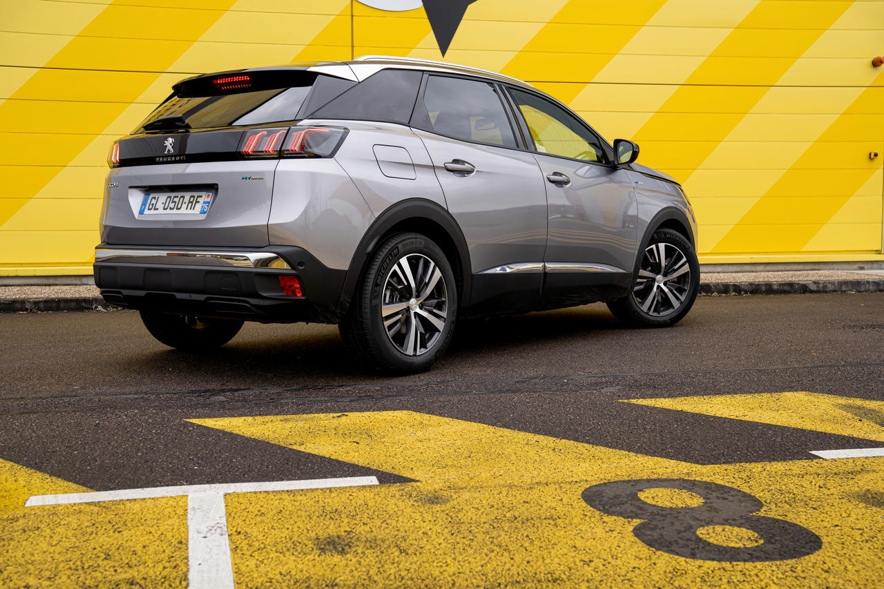 Diaporama et photos - Essai Peugeot 3008 Hybrid 180 : faut-il encore acheter un 3008 en 2023 ...