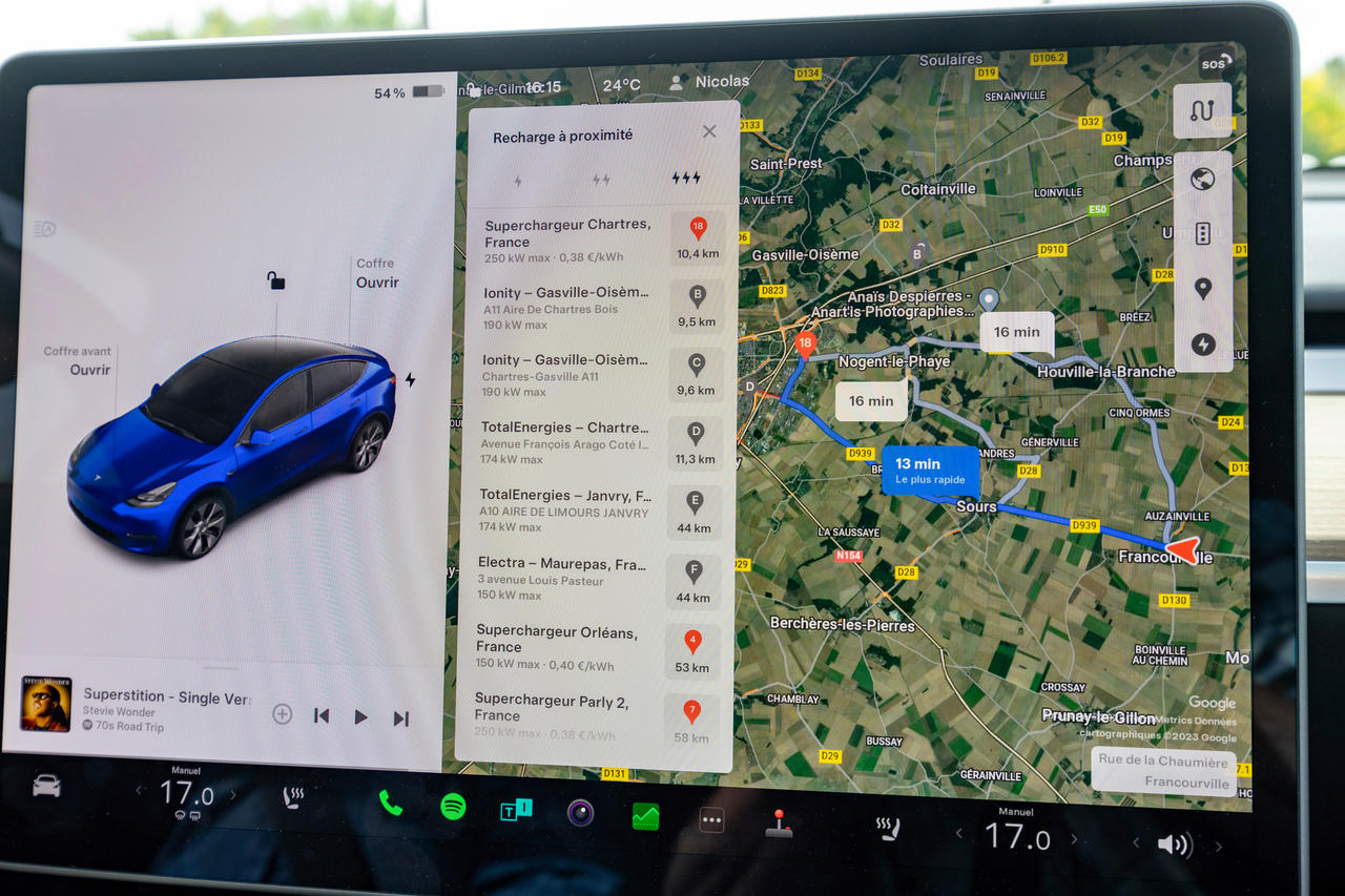 Essai vidéo Tesla Model Y Propulsion (2023). Il y a moins bien, mais c ...