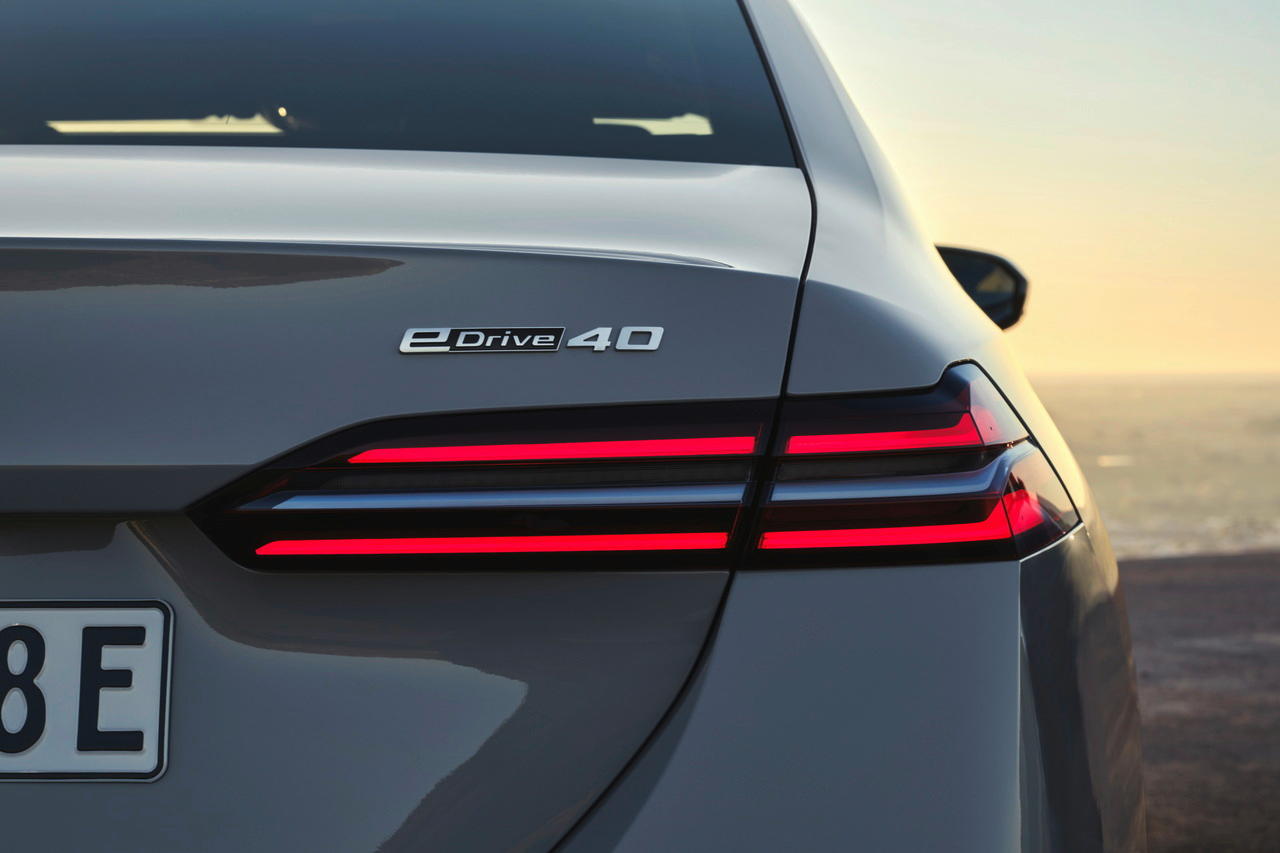 Photo 9 - Comme à l'avant, les optiques arrière adoptent une nouvelle ...