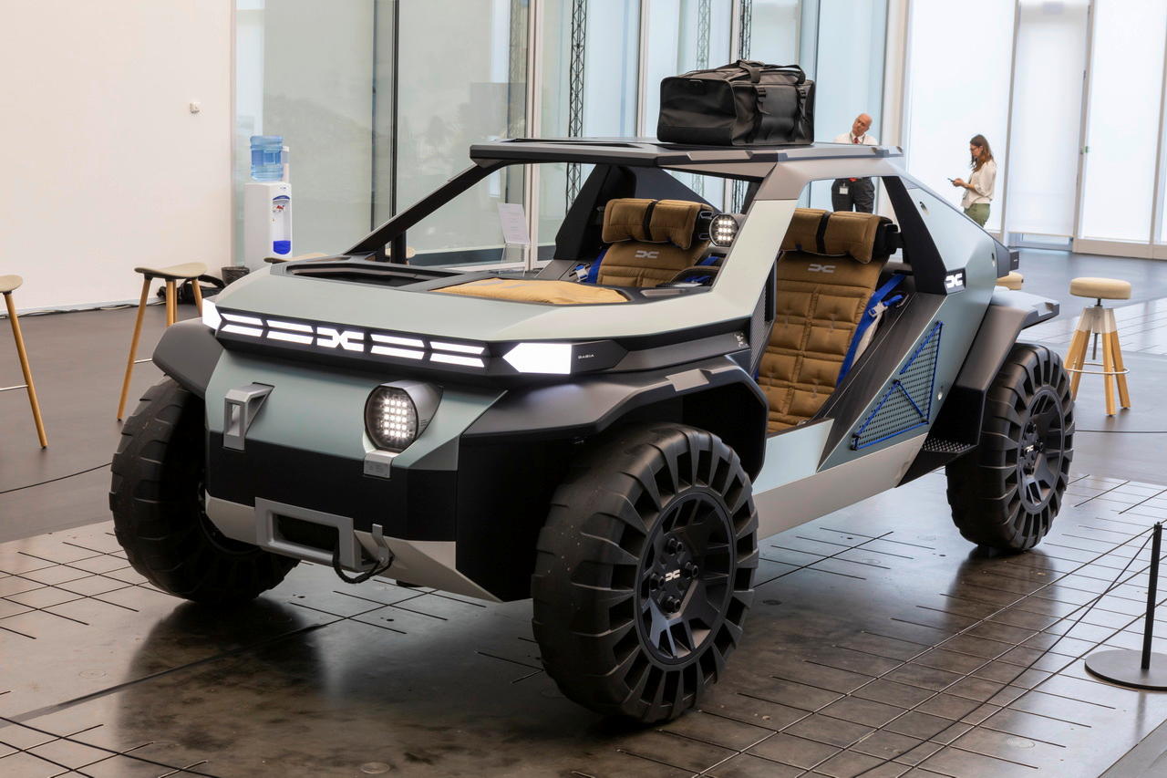 Photo 9 - dacia manifesto centre style - Dacia Sandero (2028 ...