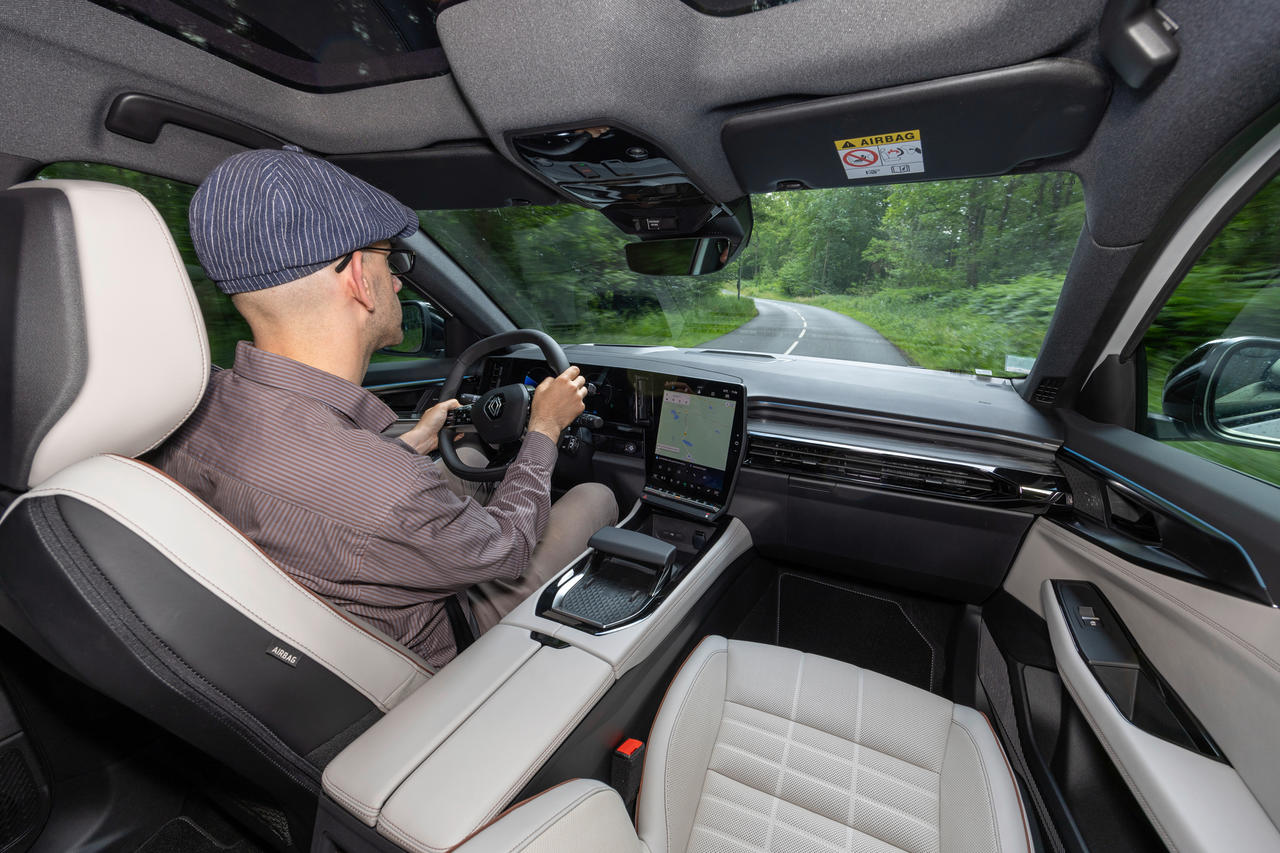 Photo 13 - fiche technique Renault Espace Iconic - Essai comparatif ...