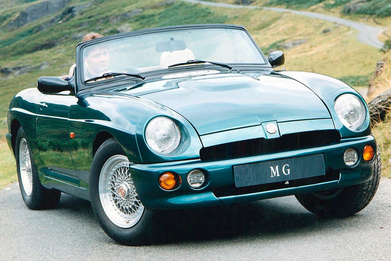 Photo 10 - La MG RV8 de 1993 n'est autre qu'une MGB modifiée à moteur ...