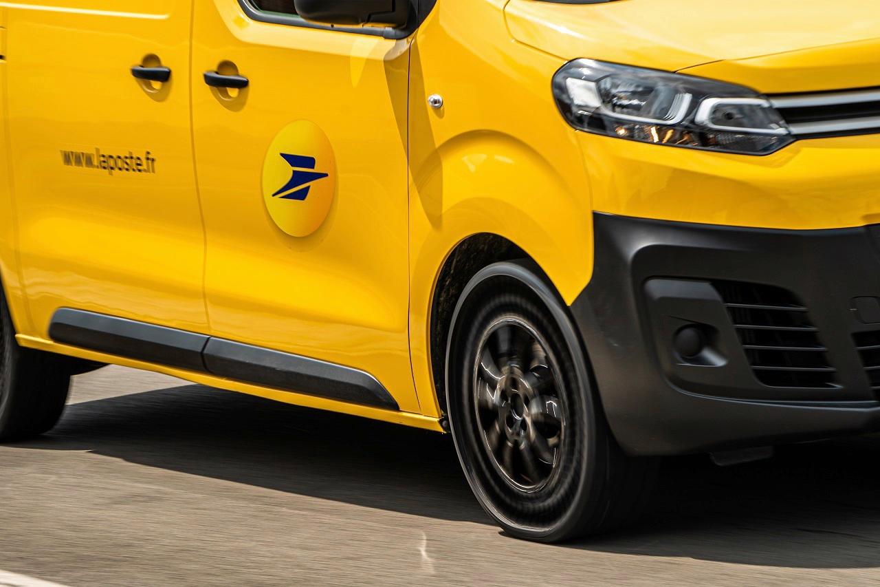 Photo 2 - Ce partenariat avec La Poste marque la première ...