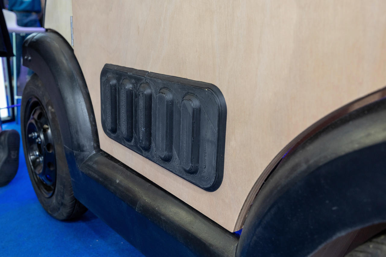 Photo 4 - Ces protections de carrosserie ne sont pas sans faire penser ...