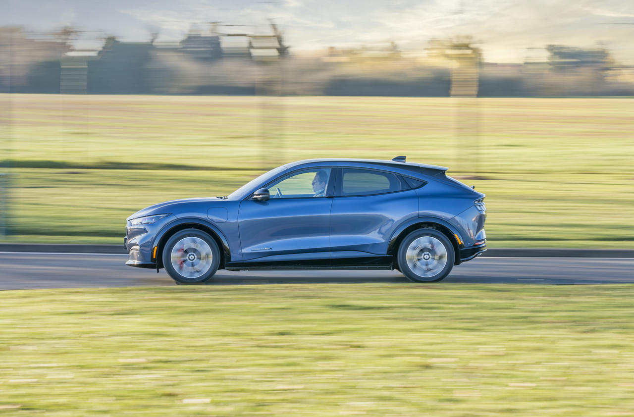 Photo 3 - Outre-Atlantique, Ford a rejoint le clan des adeptes du LFP ...