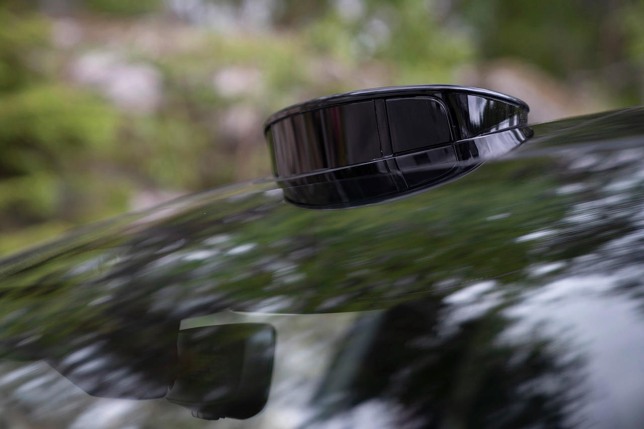 Photo 6 - Quatre lidars (radars laser) sont intégrés à la carrosserie ...