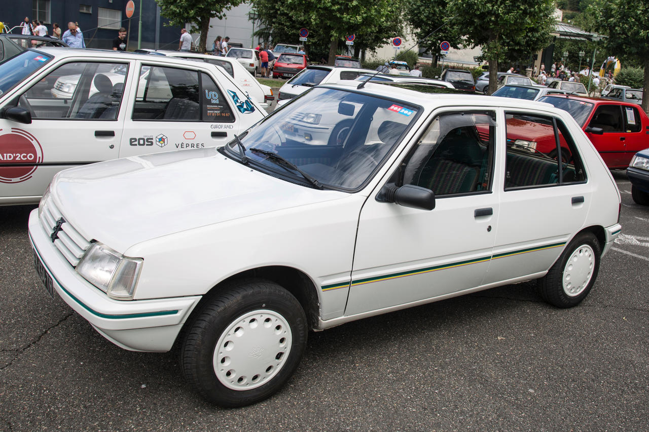 Photo 11 - Peugeot 205 Green - 40 ans de Peugeot 205 : la reine des ...
