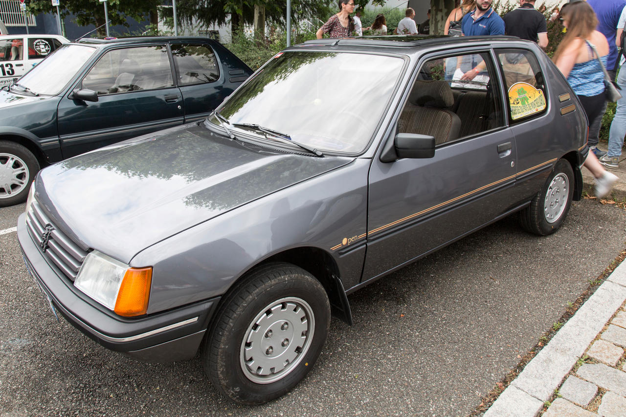 Photo 4 - Peugeot 205 Open - 40 ans de Peugeot 205 : la reine des ...