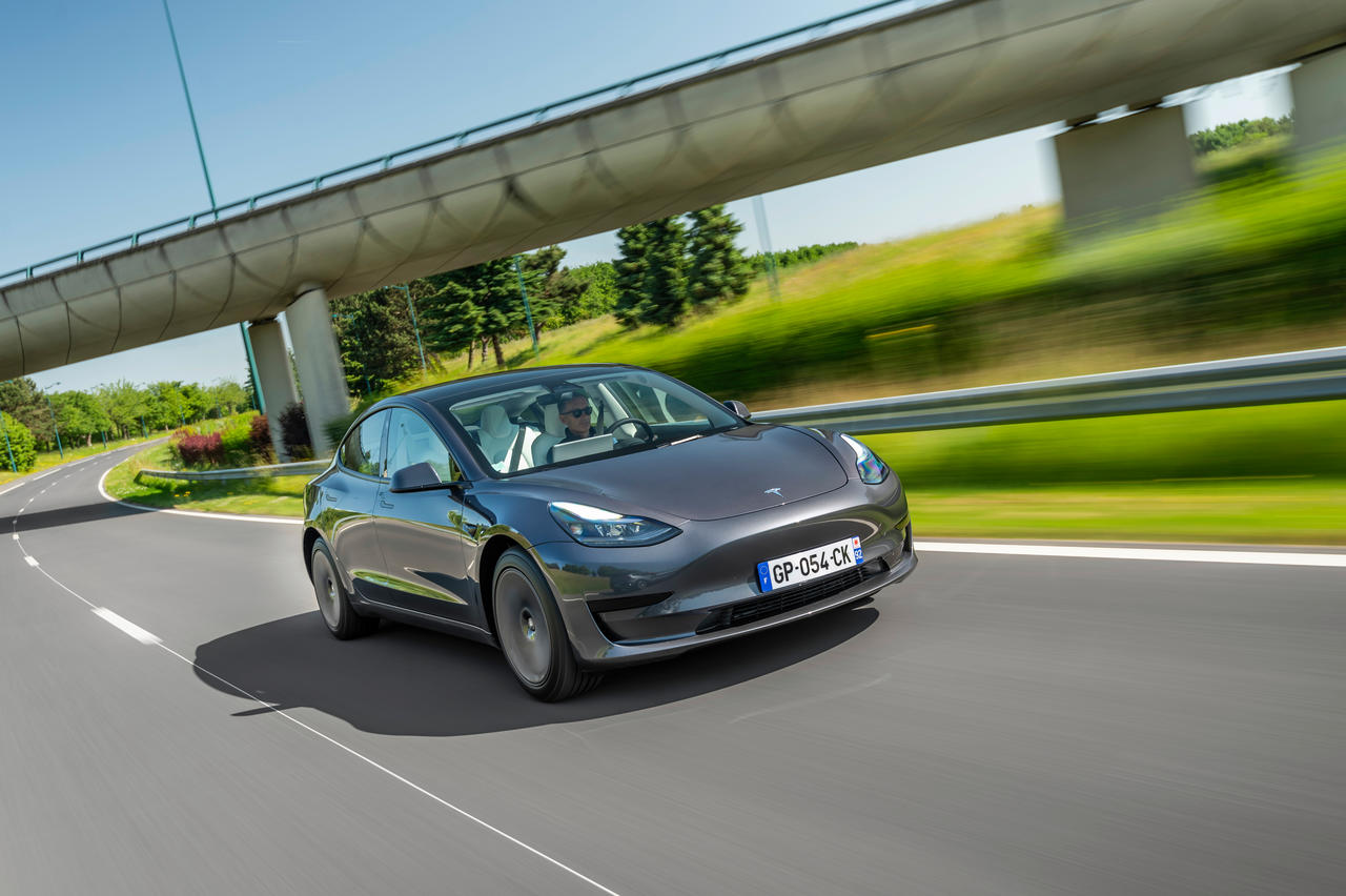 Photo - Tesla Model 3 : 8 624 unités - Les 30 modèles électriques neufs ...