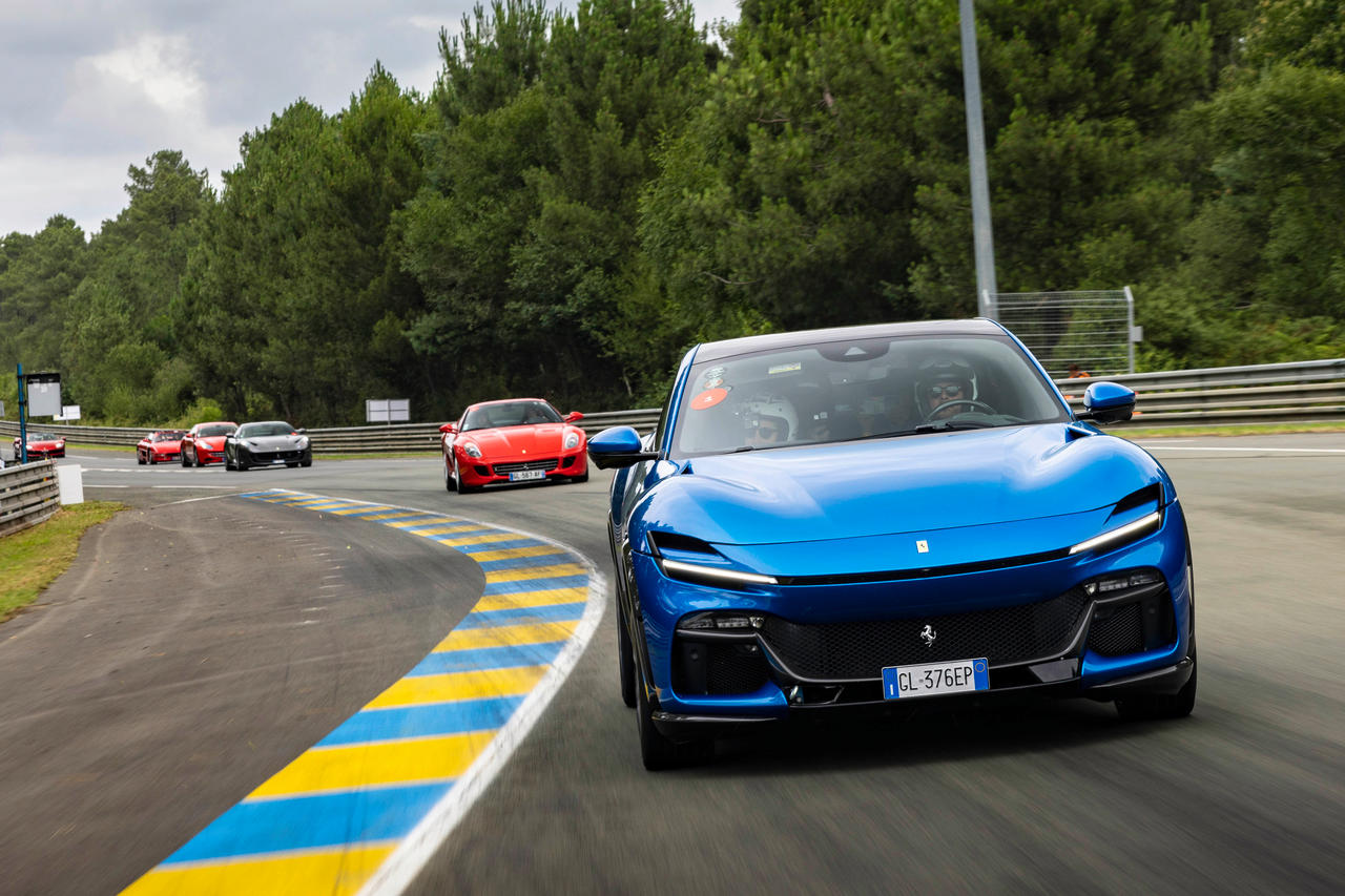 Photo 3 - Un tracé mythique à bord d'une voiture surprenante. - Un tour en Ferrari Purosangue ...