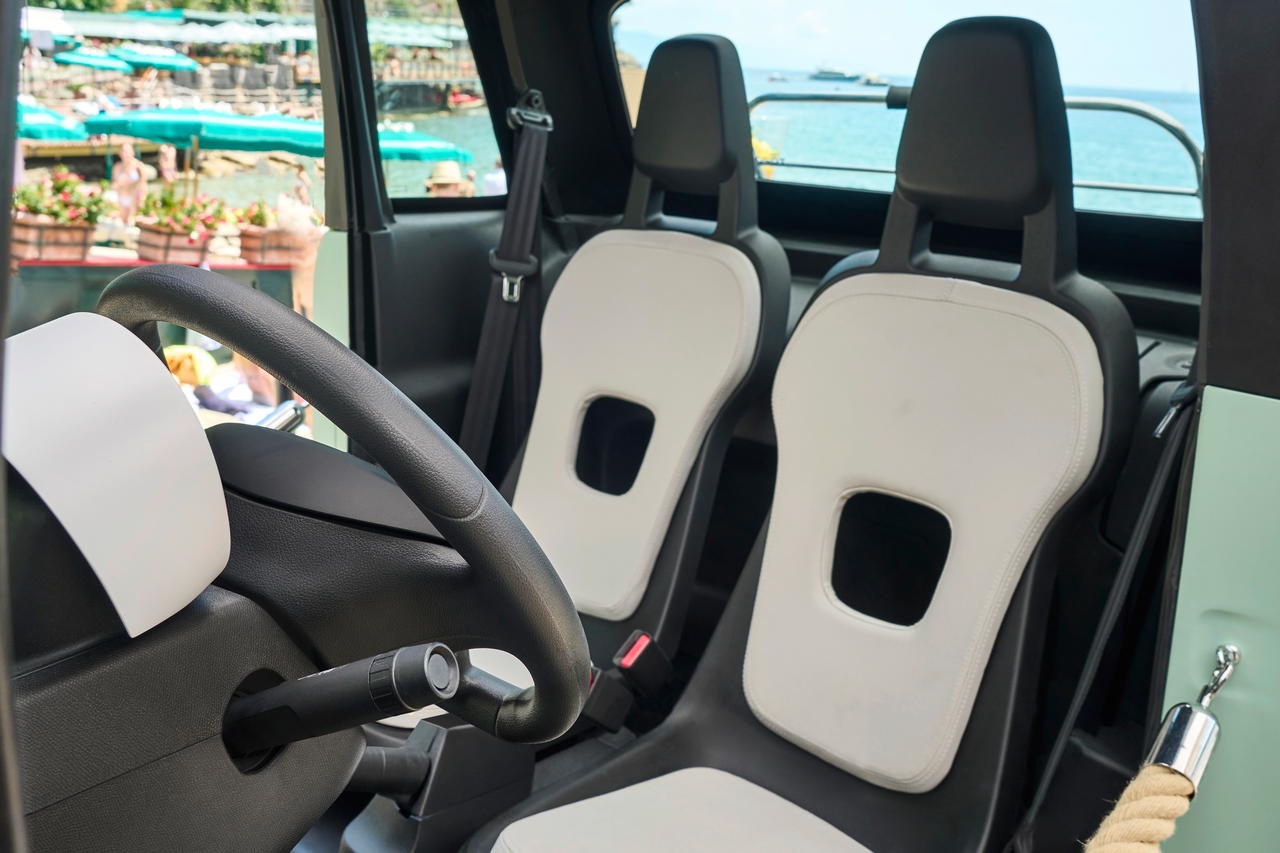 Photo - Les sièges sont identiques aux Ami et Rocks-E, mais les ...