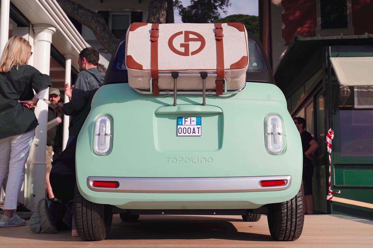 Photo 13 - Il y a un porte bagage sur le coffre, encore un clin d'œil à ...