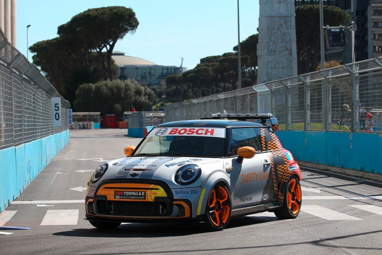 Photo 4 - L Electric Pacesetter annonce une Mini Cooper JCW électrique. - Mini Cooper ...
