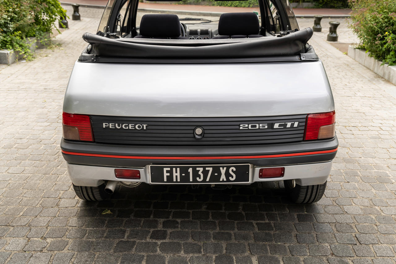 Essai rétro Peugeot 205 XT et CTI. Il n'y a pas que la GTI dans la vie