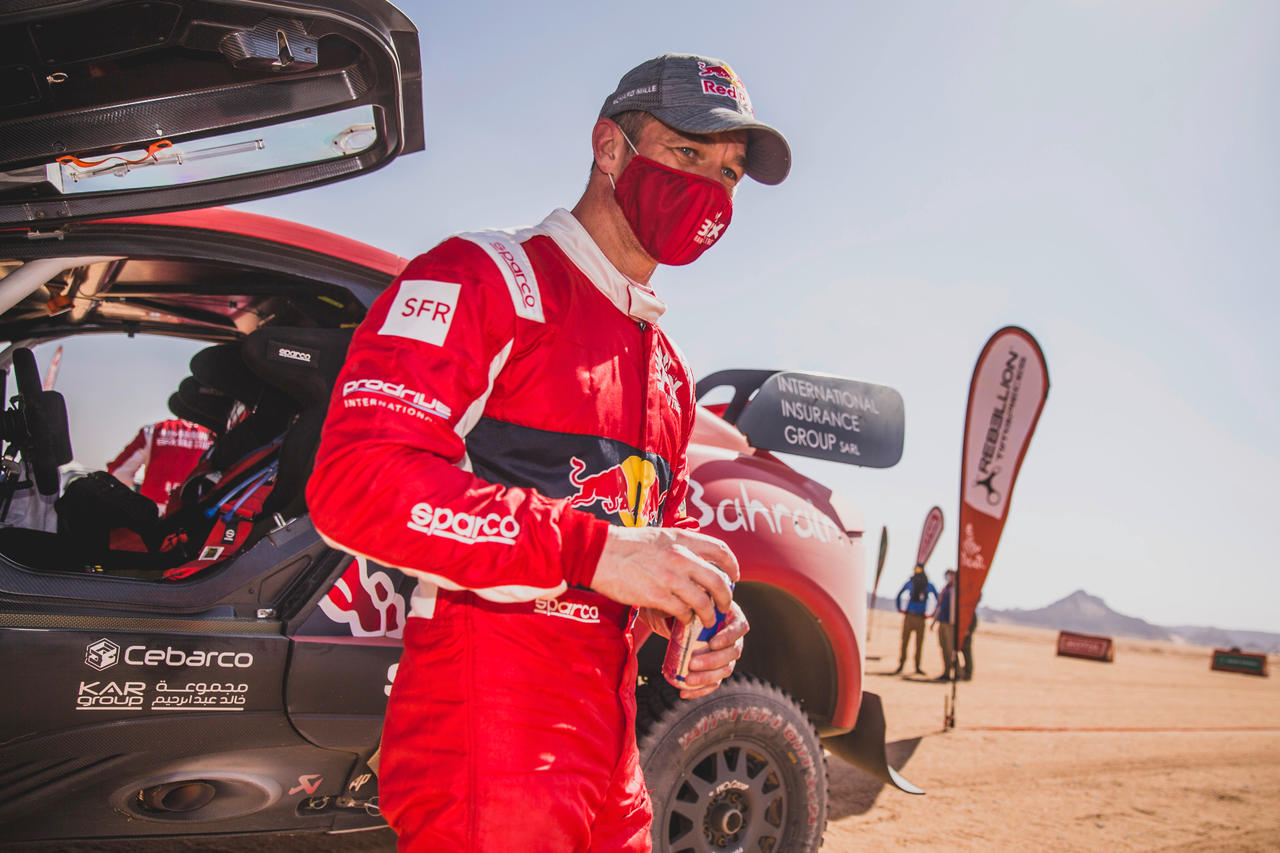 Photo 17 - Après divers problèmes mécaniques et une double crevaison, Sébastien Loeb va se ...