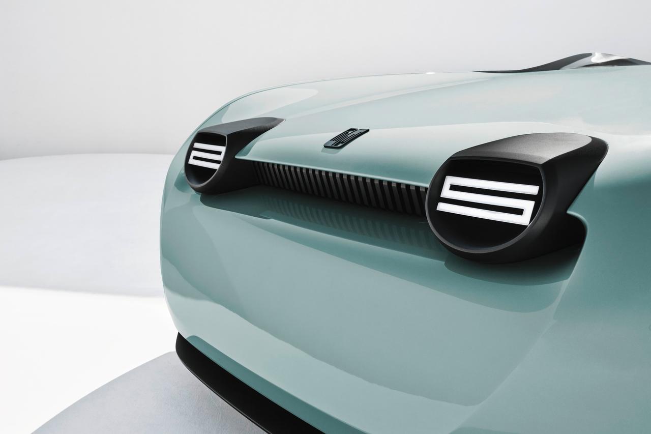 Photo 6 - Les signatures lumineuses avant forment le nombre 25 ...