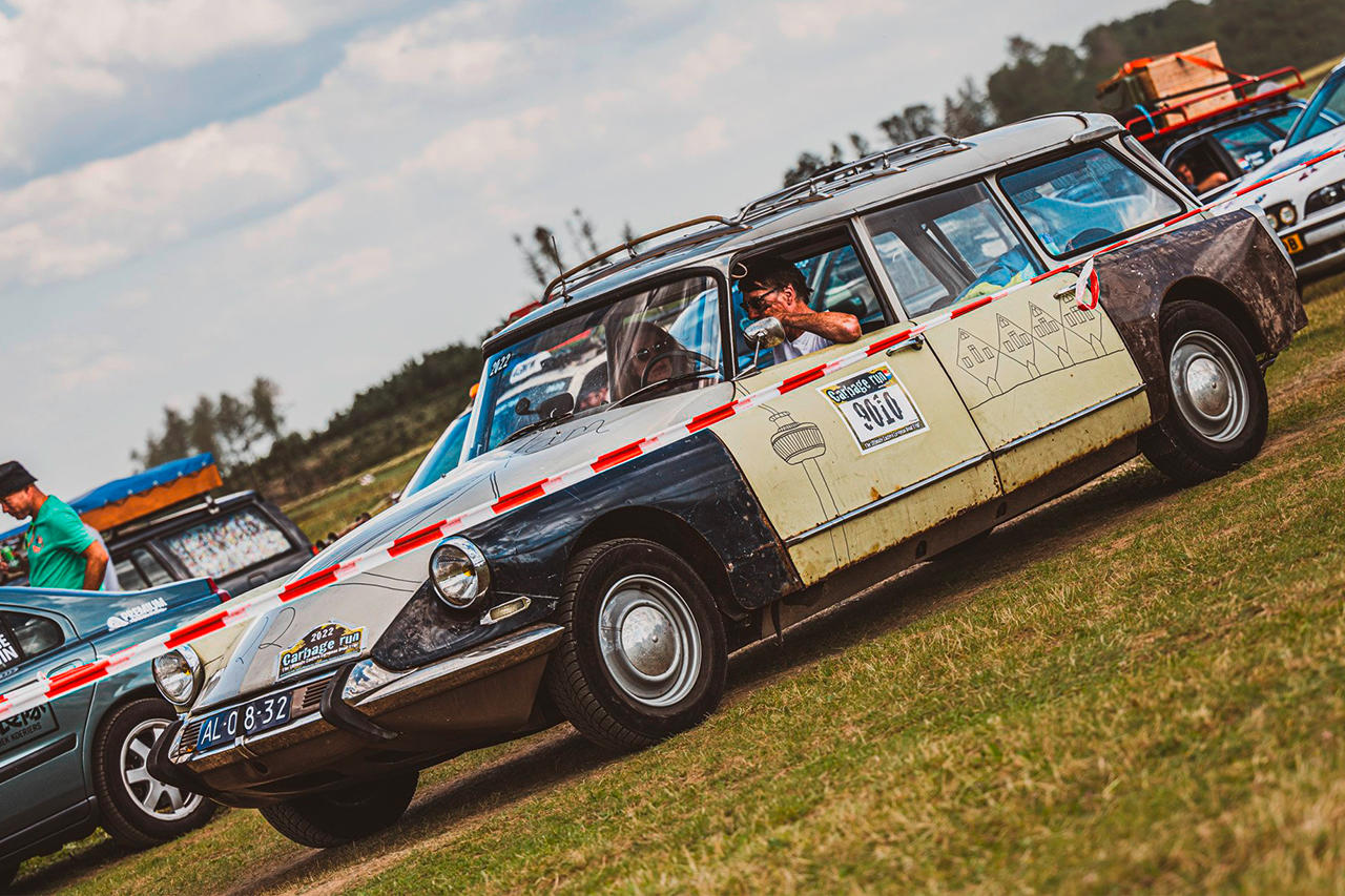 Diaporama et photos - Carbage Run. Les voitures françaises les plus ...