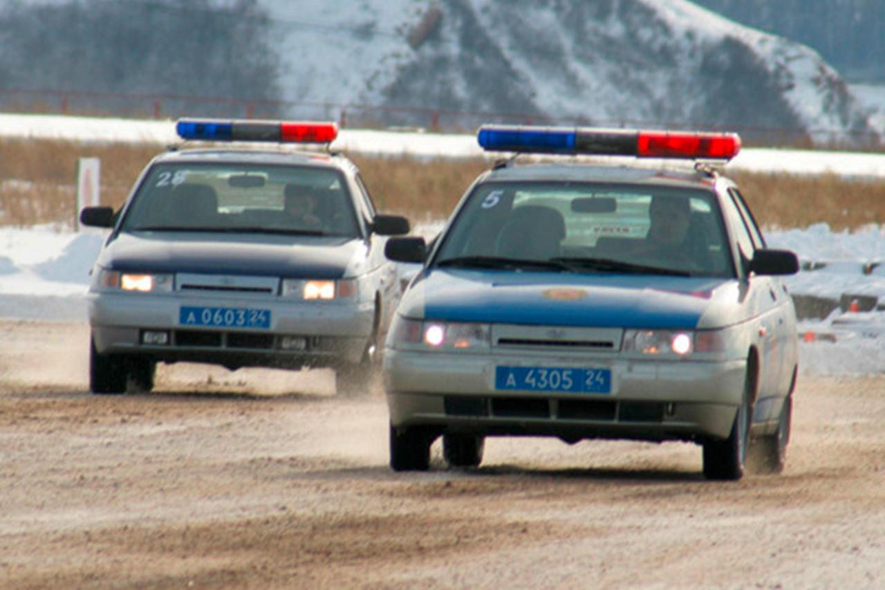 Photo 4 - Lada 110 police russe - Les voitures insolites des forces de ...