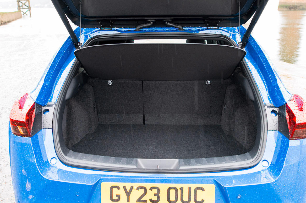 Photo 14 - Lexus UX 300e - Essai Lexus UX 300e (2023) : du mieux et des lacunes