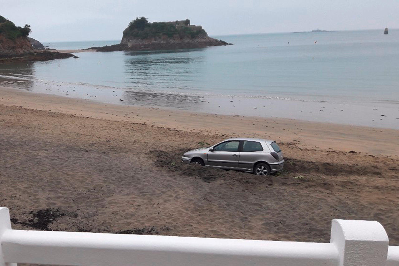 Diaporama et photos - Voiture à la plage. Les situations les plus ...