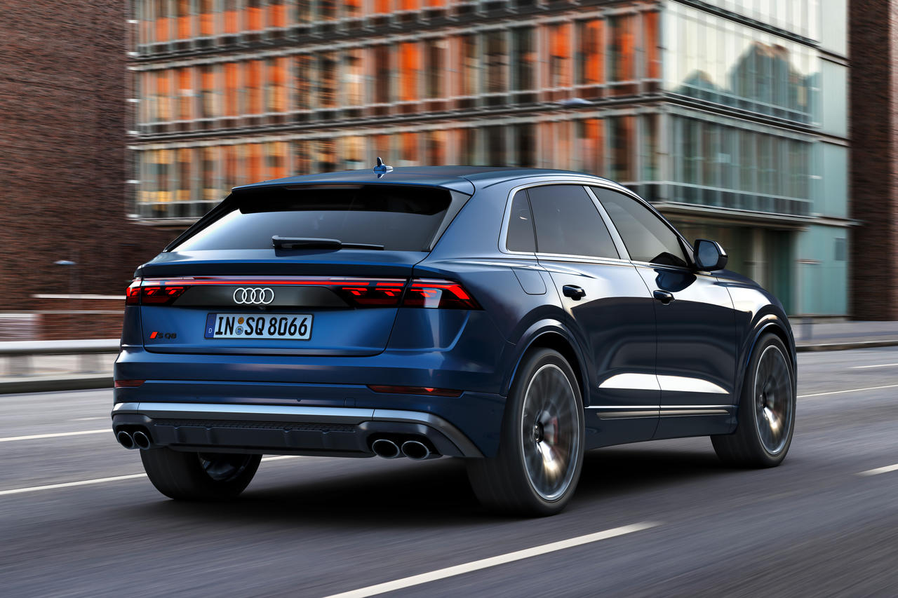 Photo 12 - Cette variante se reconnaît toujours aisément à ses quatre sorties d'échappement ...