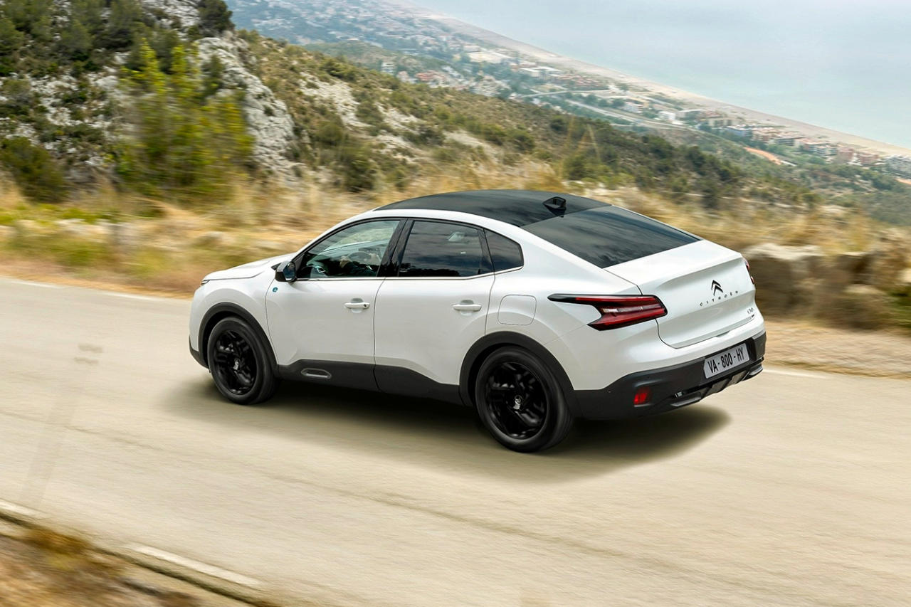 Photo 6 - L édition limitée Ë-SERIES se base sur la finition PLUS. Elle ...