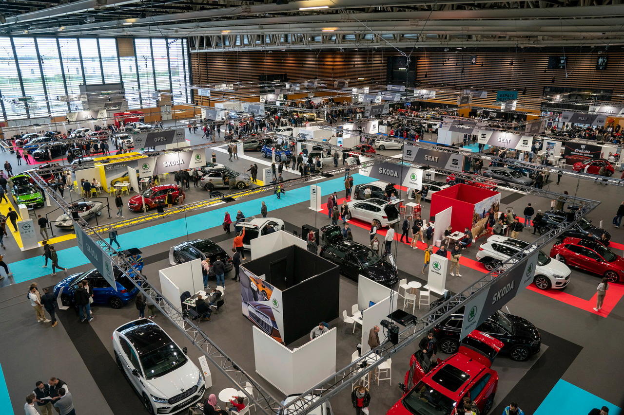 Photo 1 - salon auto de lyon stand ambiance - Salon automobile de Lyon ...