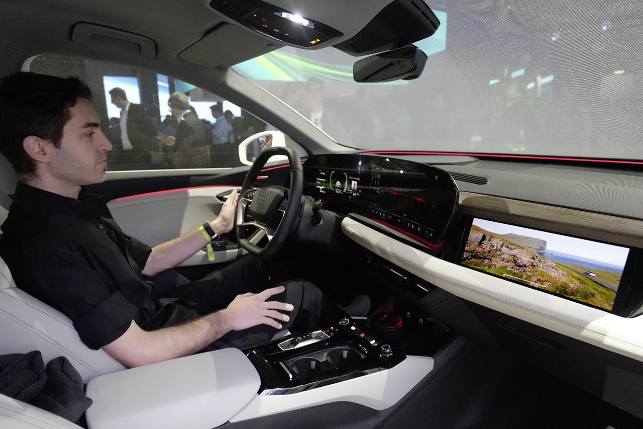 Audi Q6 e-tron (2024). Un habitacle inédit pour le nouveau SUV électrique