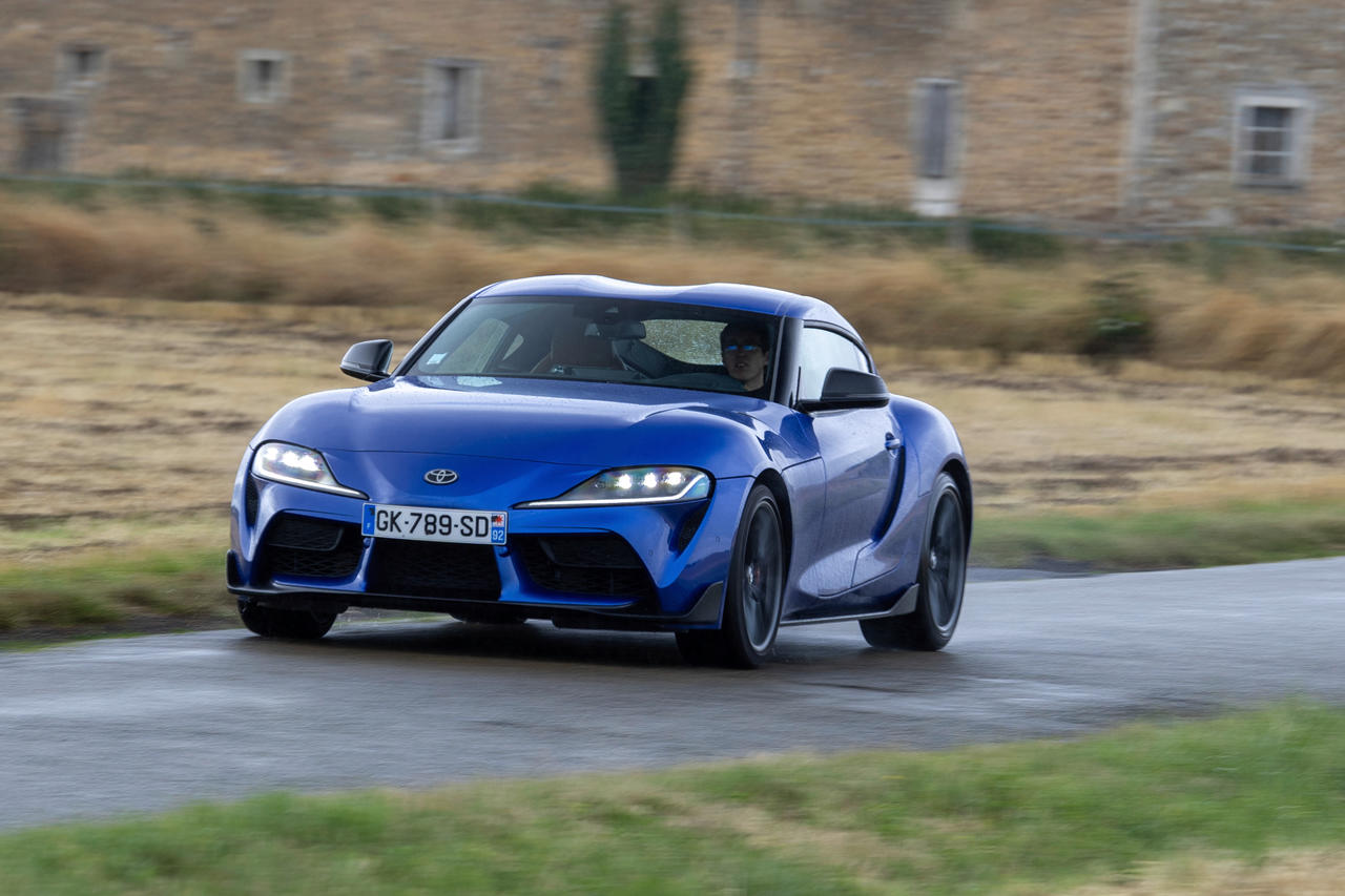 Photo 25 - Toyota GR Supra bleue - Essai rétro Toyota Supra MK4 (1993 ...