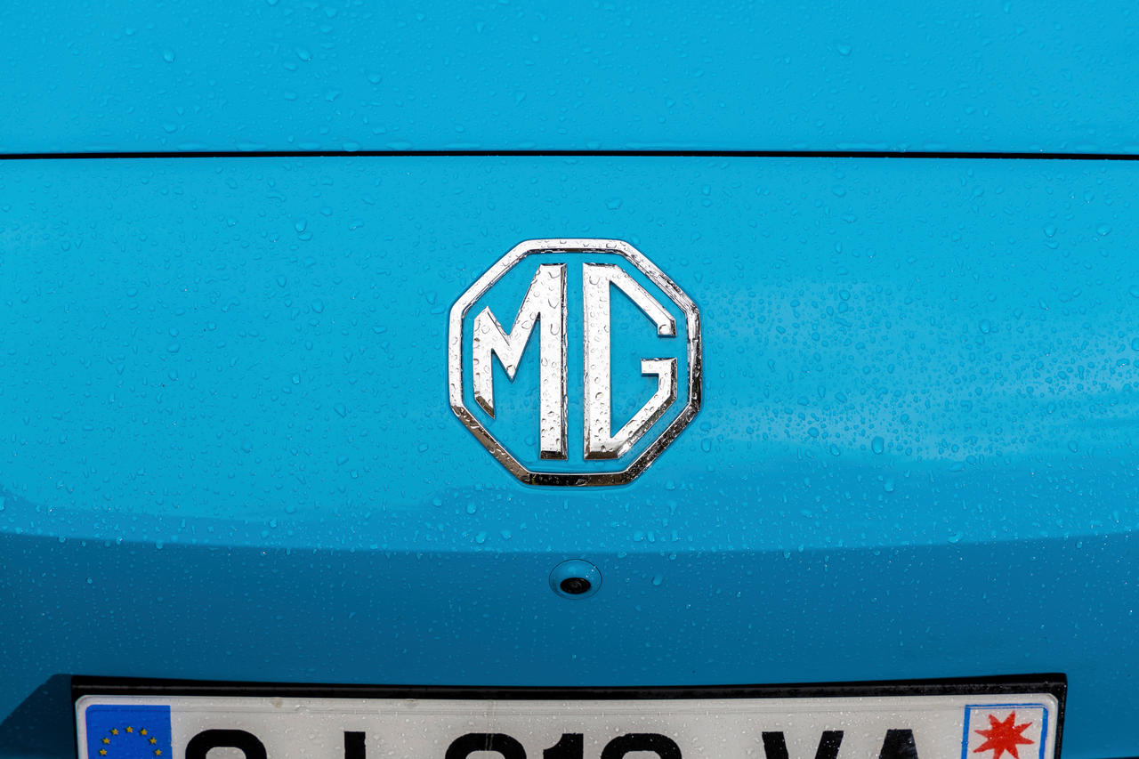Photo 2 - logo mg4 bleue voiture électrique - Carnet de commandes. Le ...