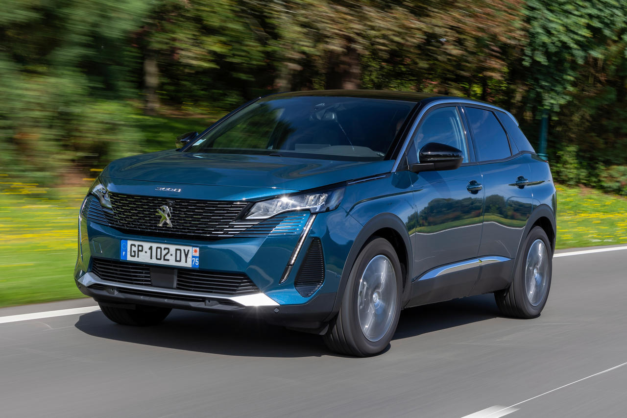 Photo 2 - peugeot 3008 hybride - Stellantis. La nouvelle directrice de ...