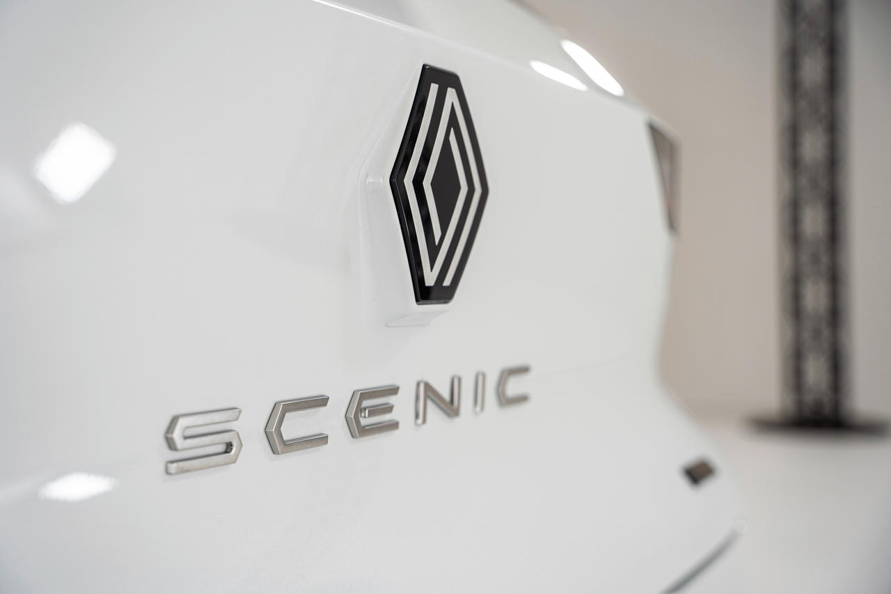 Photo 20 - Logo du nouveau Renault Scénic électrique - Découvrez le ...