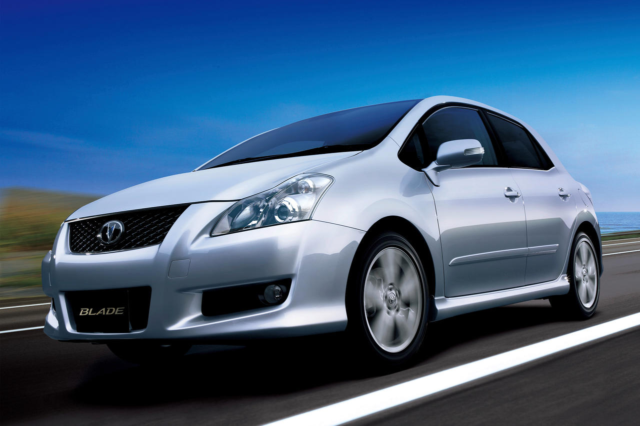 Photo 19 - Au Japon, la Toyota Blade se présentait comme une version ...