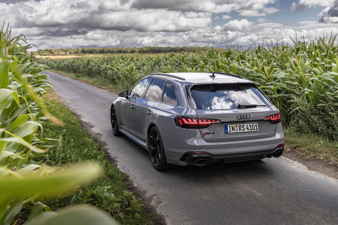 Photo 31 - Gamme Audi RS4 - Essai comparatif : la BMW M3 Touring défie l'Audi RS4
