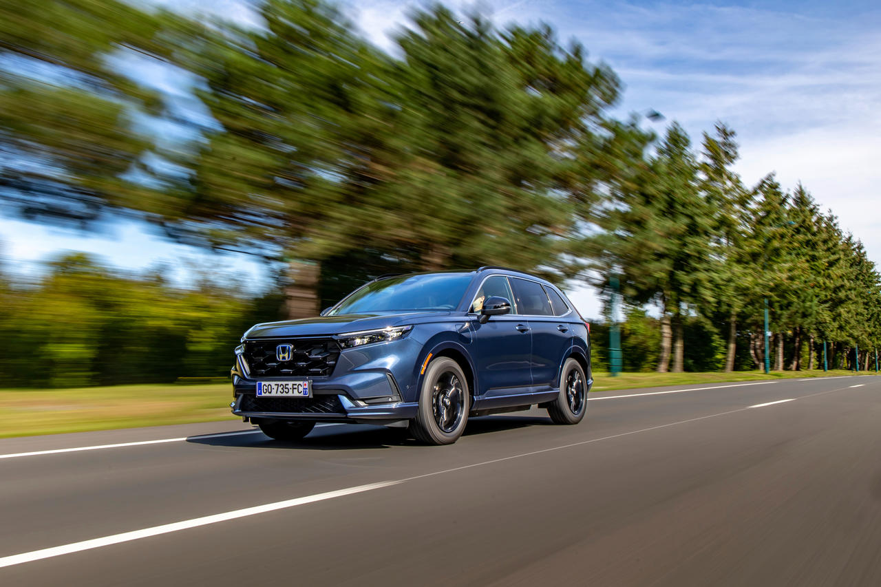 Photo 2 - Prix, fiche technique, essai : retrouvez notre avis sur le nouveau Honda CR-V hybride ...